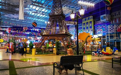 Konsep 4 in 1 Transmart maguwo Jogja : Trans Studio Mini Carrefour